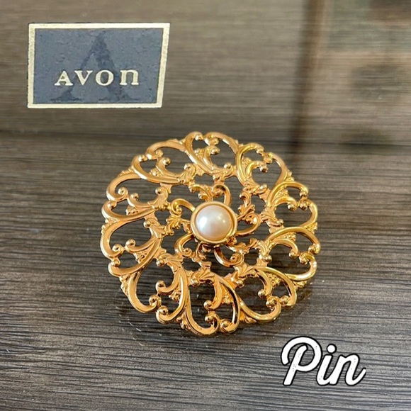 Avon | Jewelry | Vintage Avon 992 Flower Blossom Pin Filigree Lacy ...